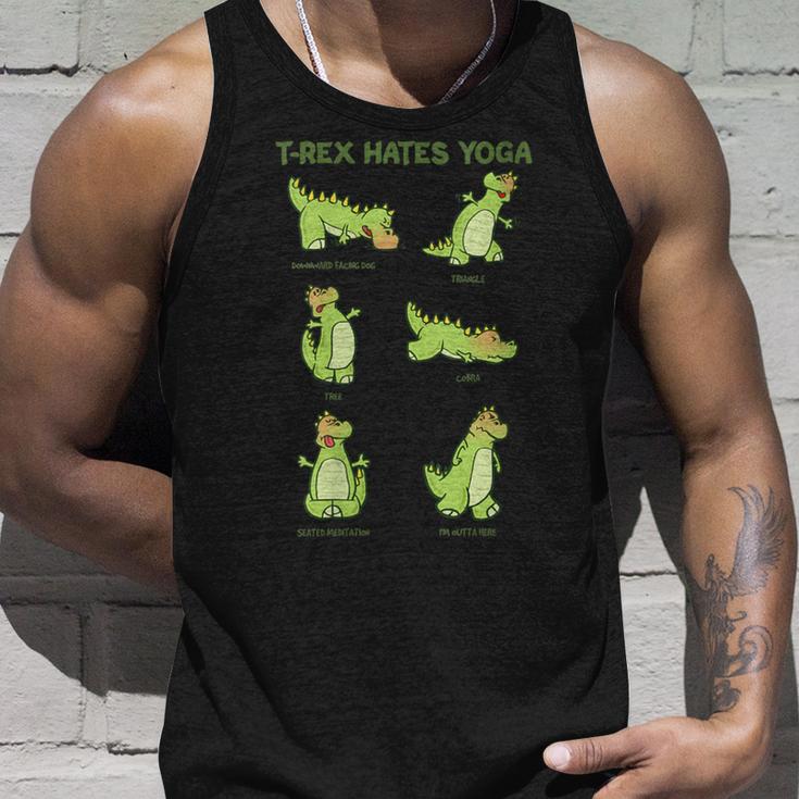 Donna T-Rex Yoga Poses Dinosauro Mindfulness Meditazione Dino Meme Con ...