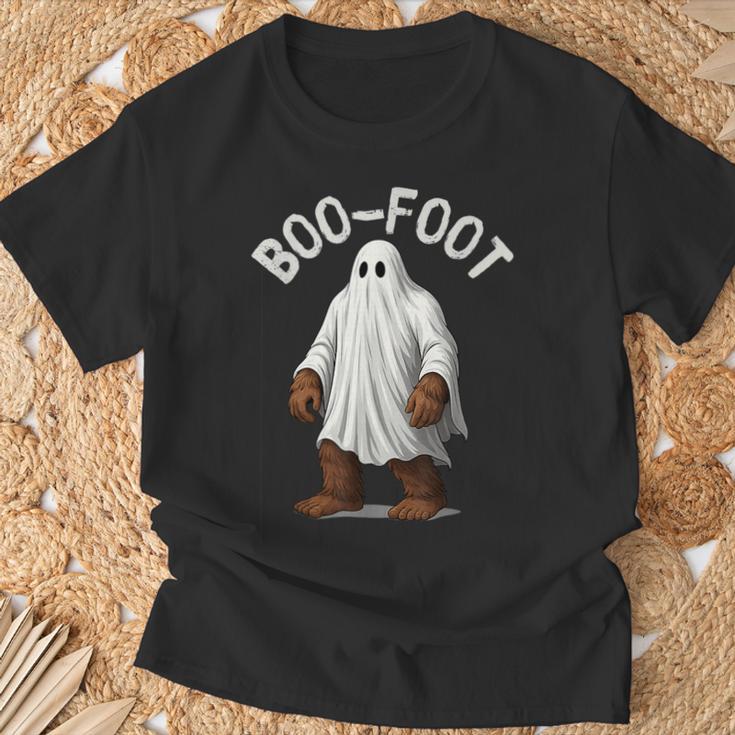 Bigfoot Ghost Costume Halloween Boo-Foot Sasquatch Spooky T-Shirt | Mazezy